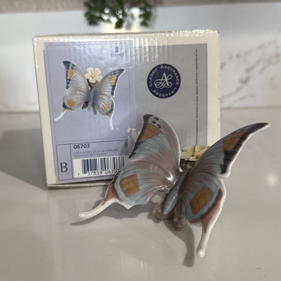 Lladro | Art | Lladro Figurine From Natures Palette 673colorful ...